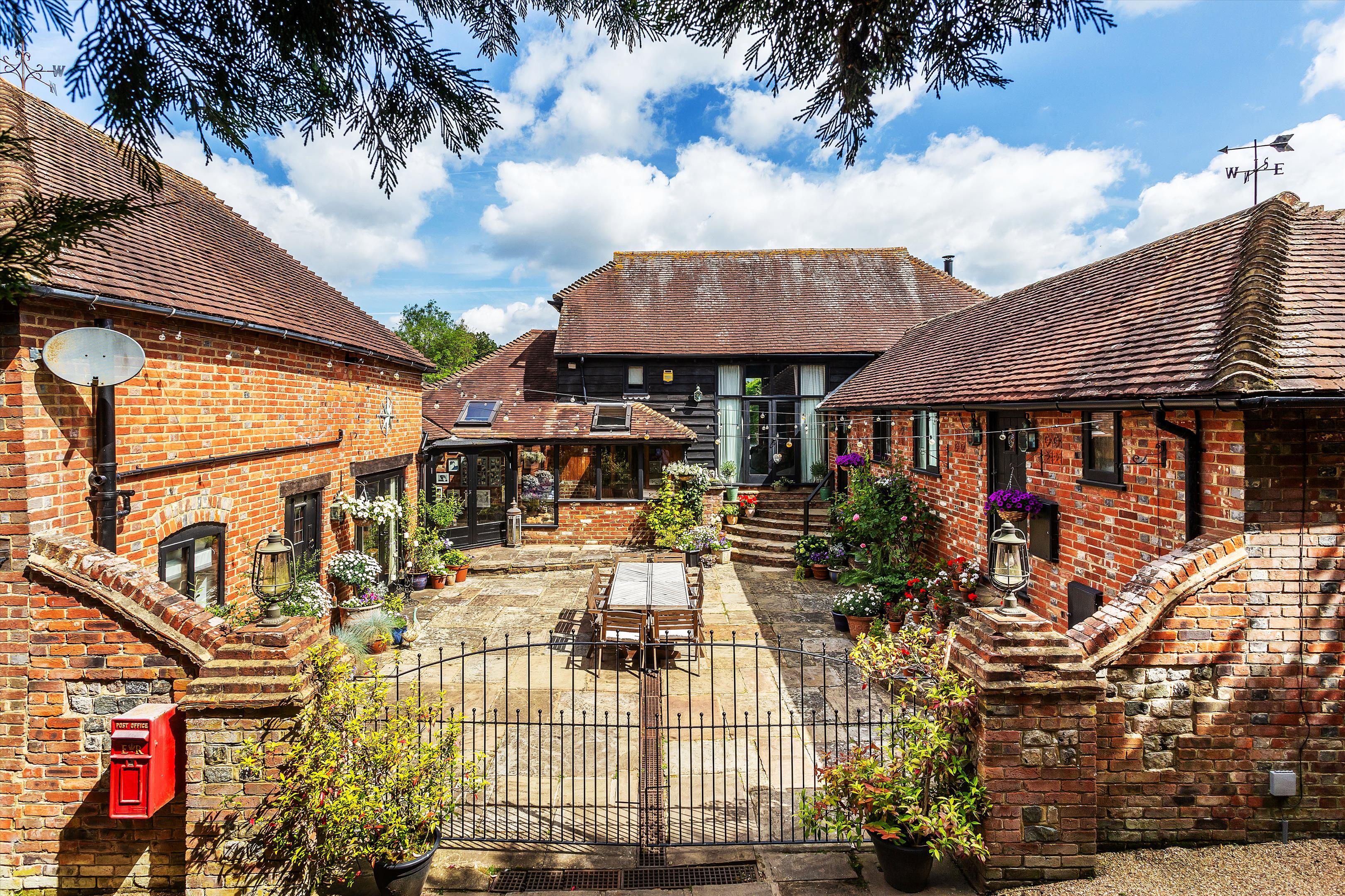 Country properties, land & Farms for sale or rent - UKLandandFarms.co.uk