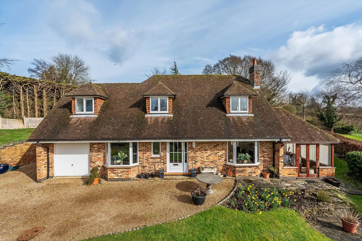 house for sale in Warren Road, Guildford, Surrey, GU1 - gld012493164 ...