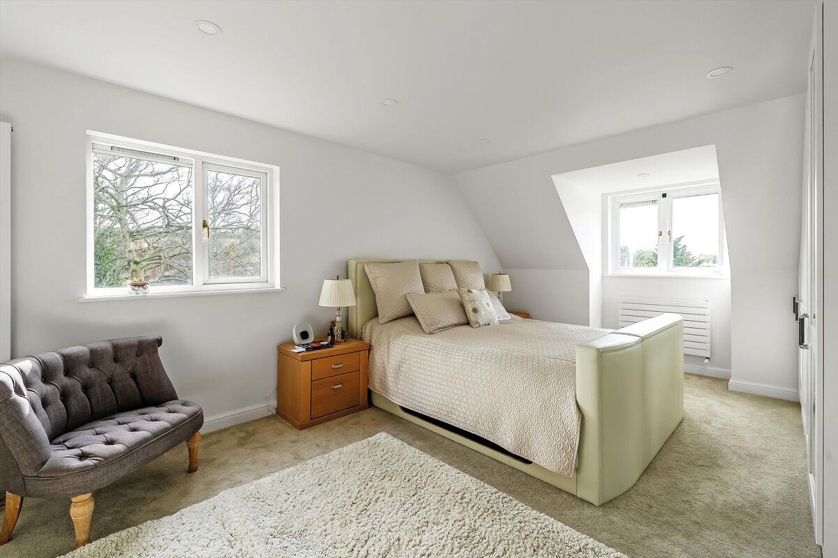 house for sale in Warren Road, Guildford, Surrey, GU1 - gld012493164 ...