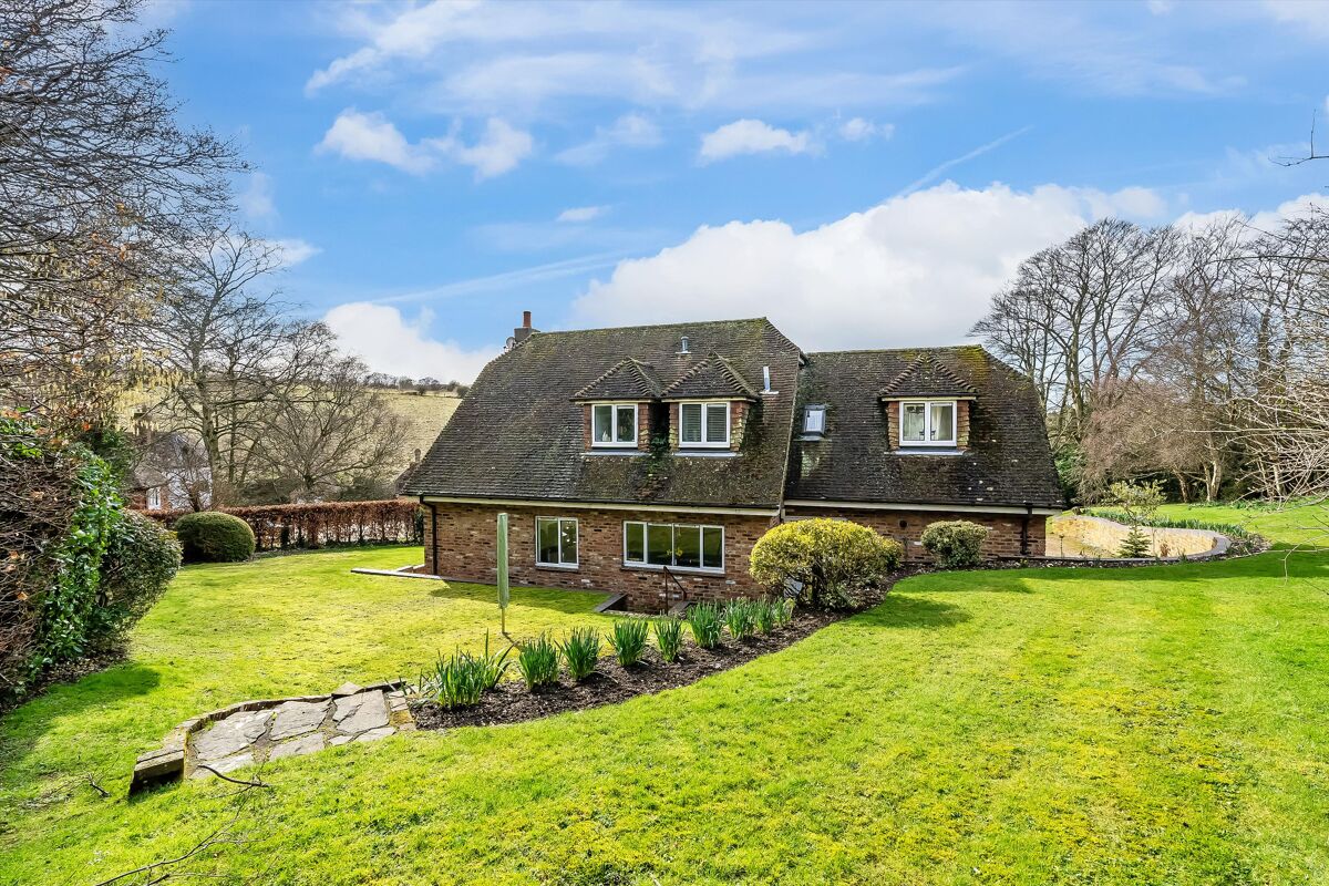 house for sale in Warren Road, Guildford, Surrey, GU1 - gld012493164 ...