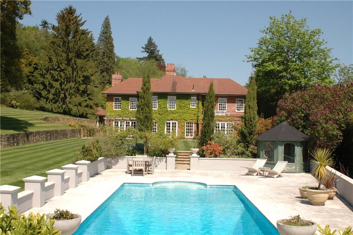house for sale in Hindhead Road, Haslemere, Surrey, GU27 - GLD050109 ...