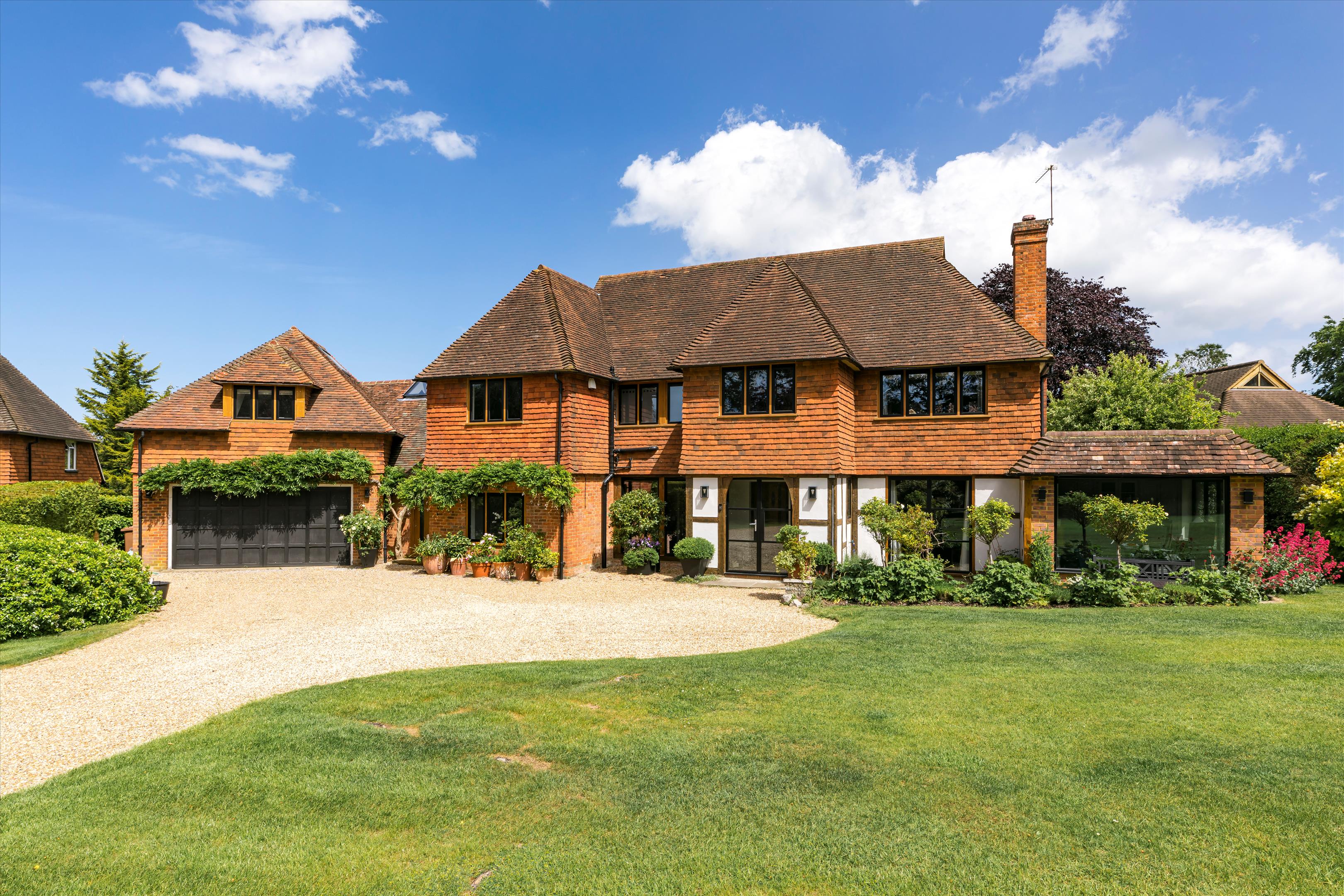 House For Sale In Fairway Guildford Surrey GU1 GLD200003 Knight House For Sale In Fairway Guildford Surrey GU1 GLD200003 Knight