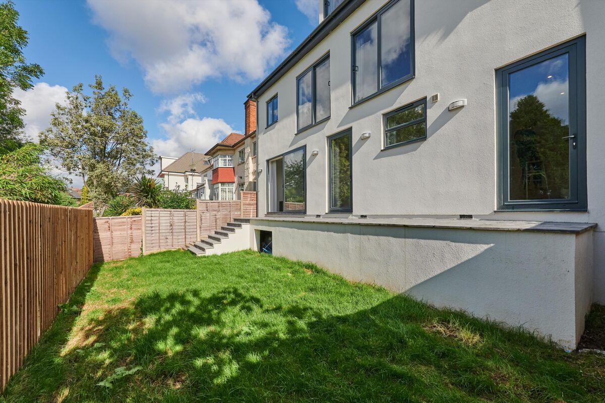 flat to rent in Hendon Way, London, NW4 - haq012129086 | Knight Frank