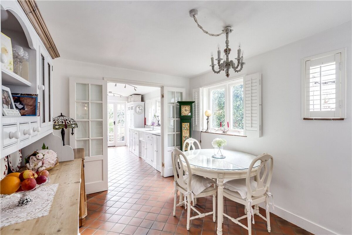 house for sale in Market Square, Horsham, West Sussex, RH12 - hor150053 ...