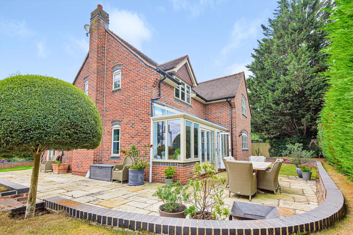 house for sale in Ibstone, Buckinghamshire, HP14 - hot012216095 ...