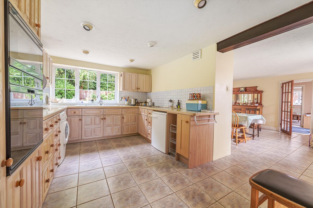 house for sale in Manor Drive, Shurlock Row, Berkshire, RG10 ...