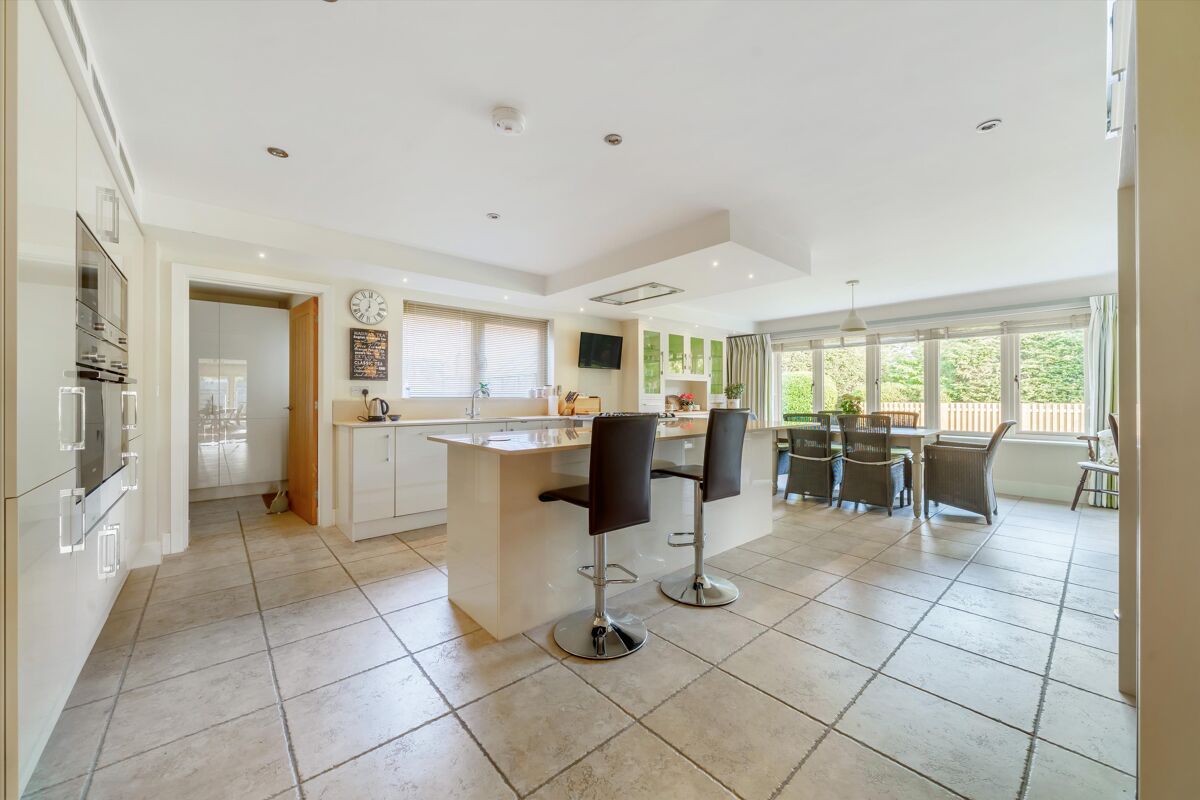 house for sale in Plough Lane, Shiplake Cross, Henley-on-Thames ...