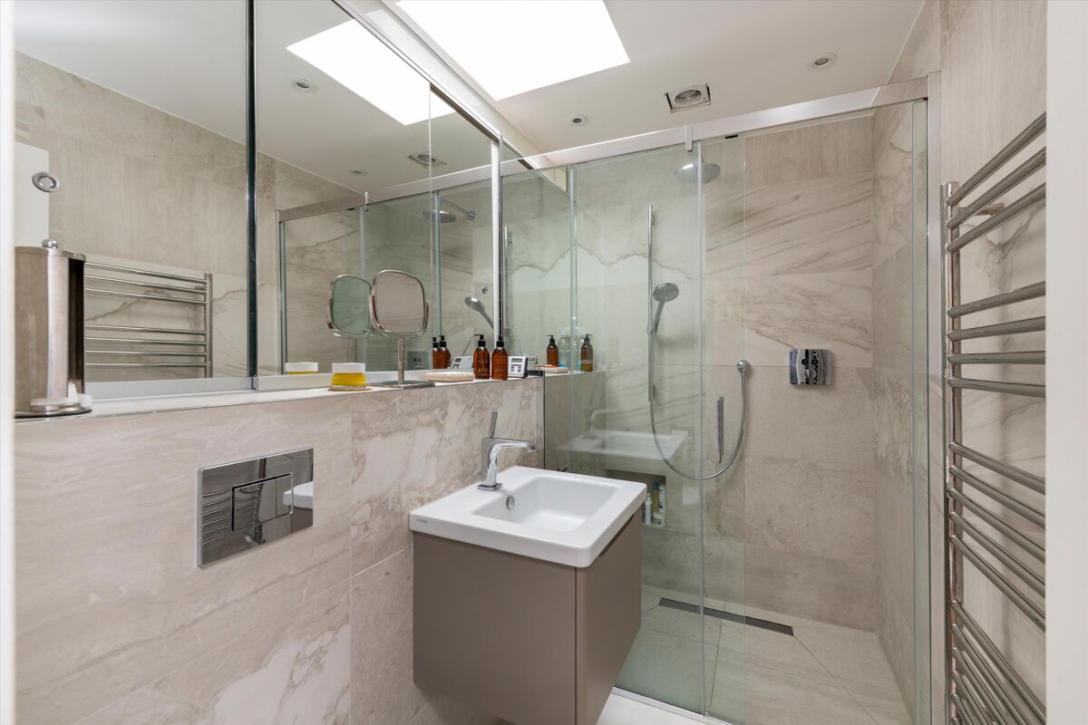 flat for sale in Cleveland Square, London, W2. - HPE012252840 | Knight ...