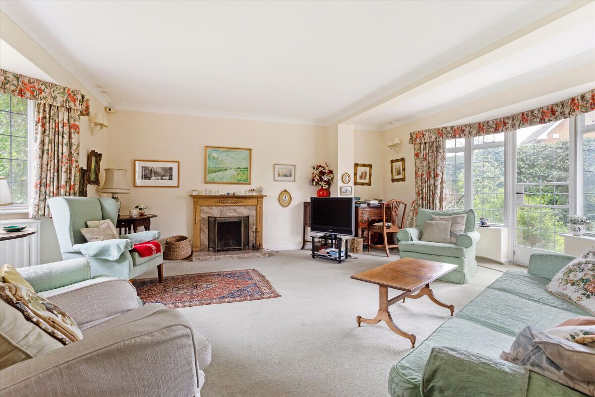 house for sale in Sussex Road, Petersfield, Hampshire, GU31 ...