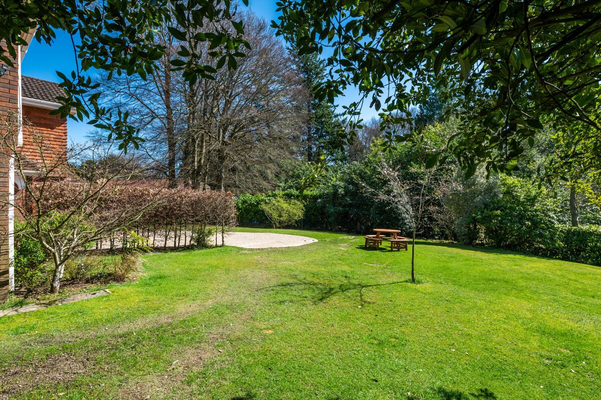 house for sale in Kemnal Park, Haslemere, Surrey, GU27 - HSM012337811 ...