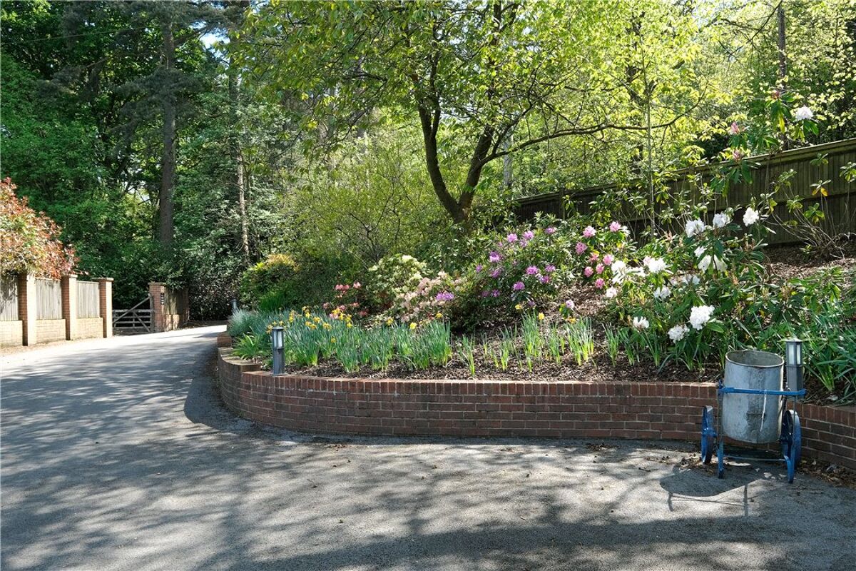 house for sale in Hill Ridge House, Tilford Road, Hindhead, Surrey ...