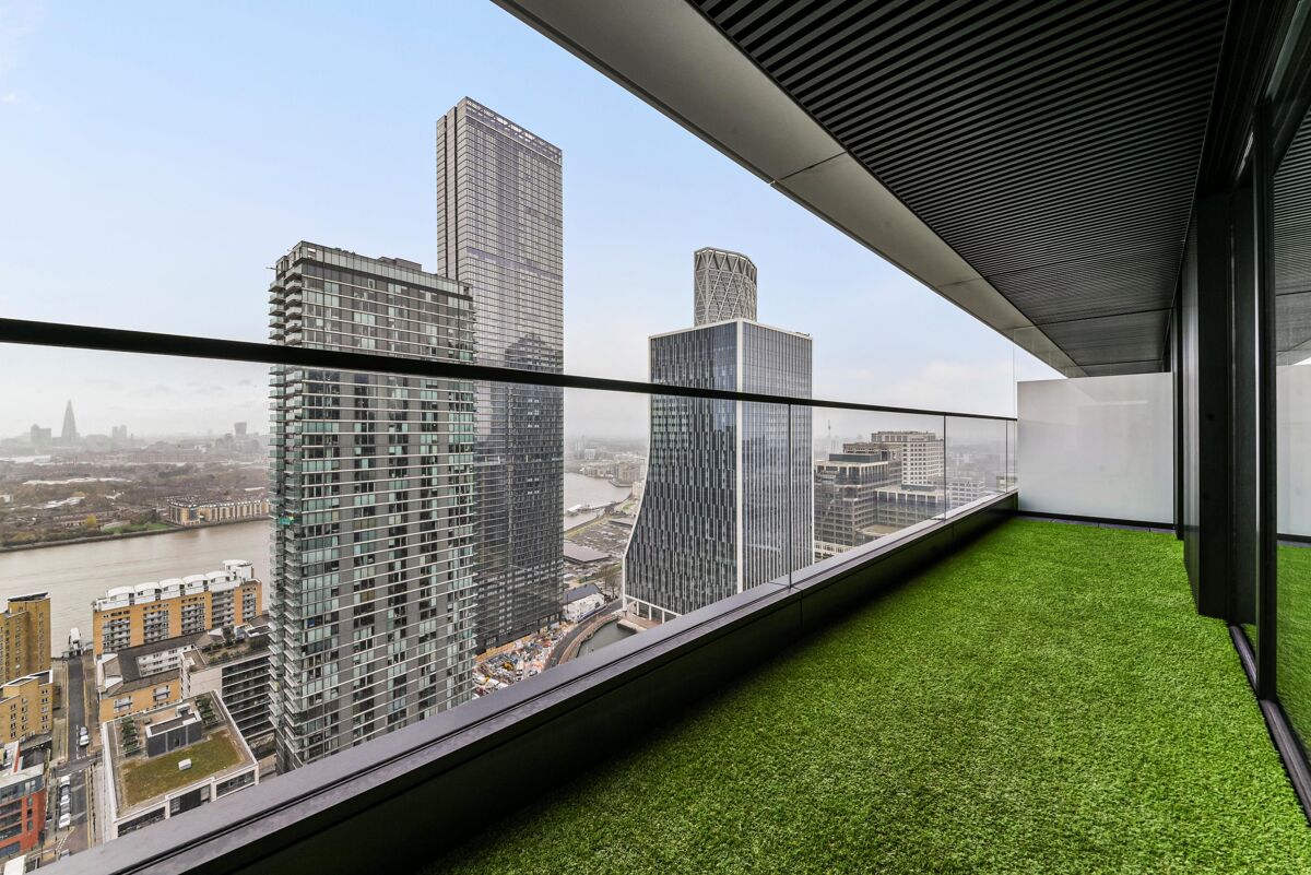 flat to rent in Hobart Building, (The Wardian), London, E14 ...