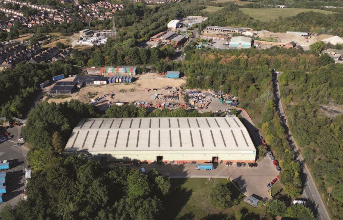 Industrial/Distribution to rent in Units 1 & 2 Oaks Lane, Tank Row ...