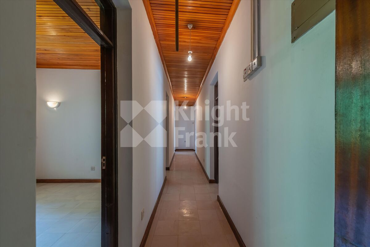4-bedroom bungalow with potential for extra 7 bedrooms in Rosslyn Lone ...