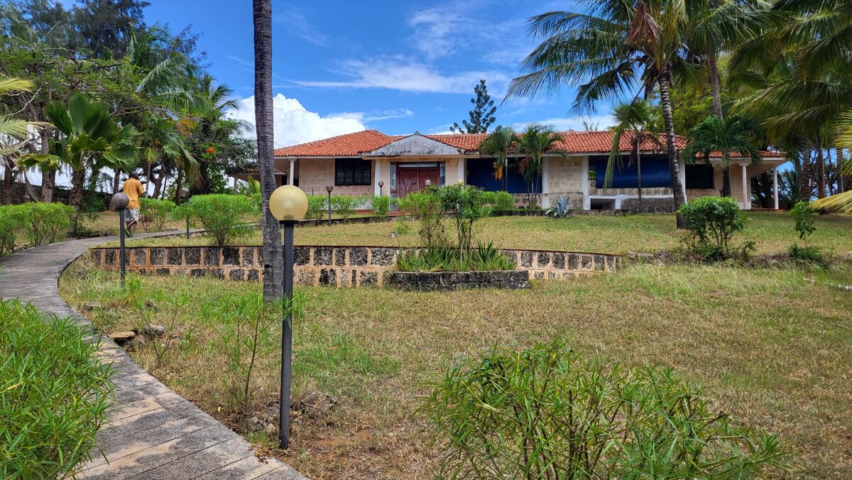 5-Bedroom House with Ocean Views on 1.25 Acres – Bofa Road, Kilifi ...