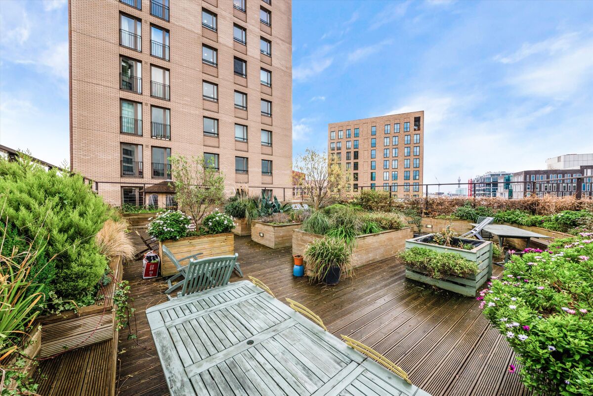 flat for sale in York Way, London, N1C - ISL012035949 | Knight Frank