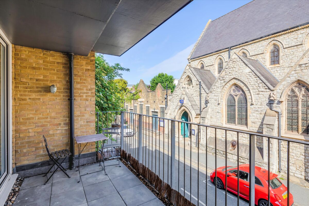 flat for sale in Hamond Square, London, N1 - ISL012169733 | Knight Frank