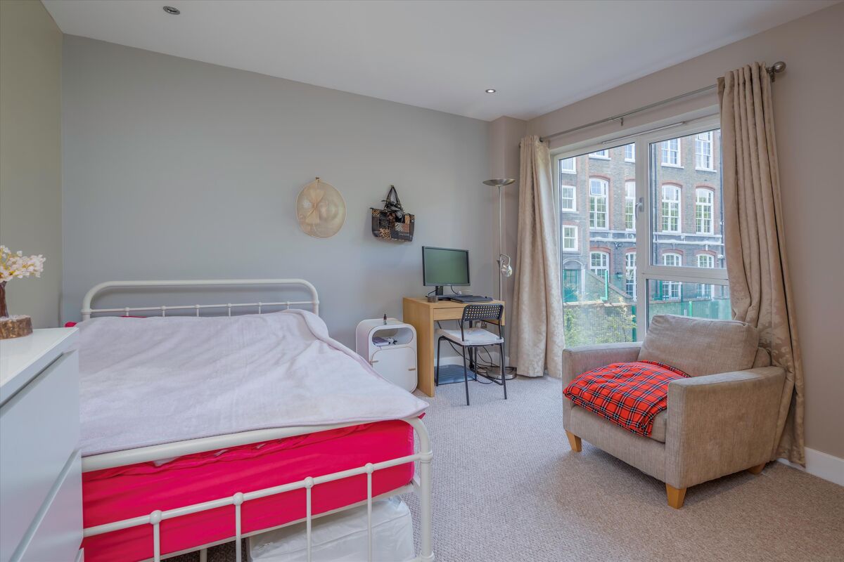 flat for sale in Hamond Square, London, N1 - isl012169733 | Knight Frank