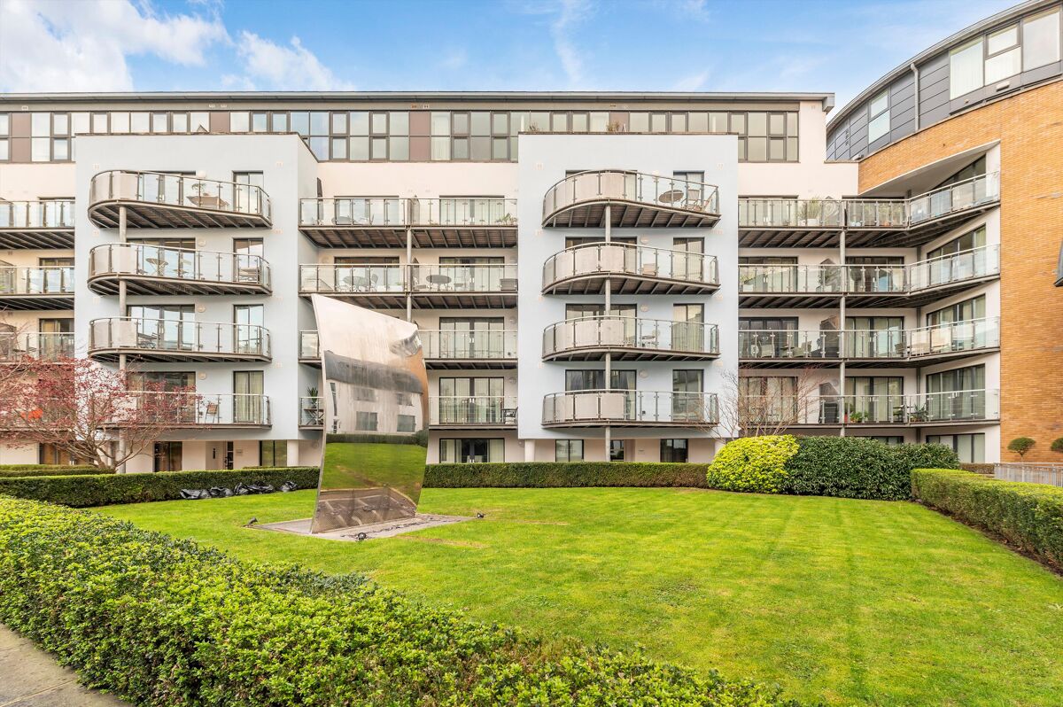 flat for sale in Owen Street, Angel, EC1V - isl012418040 | Knight Frank