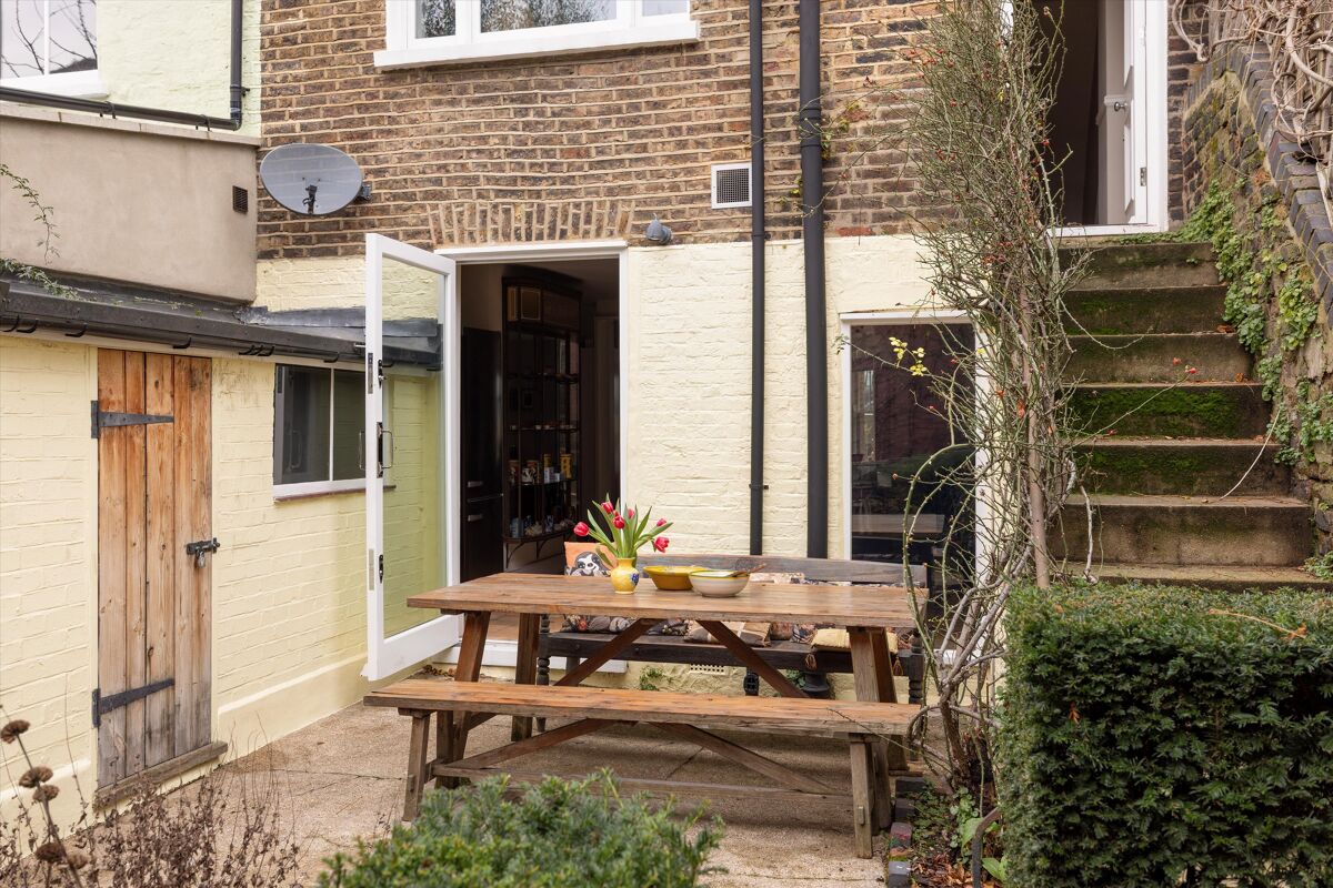 house for sale in Sandringham Road, London, E8 - isl012477799 | Knight ...