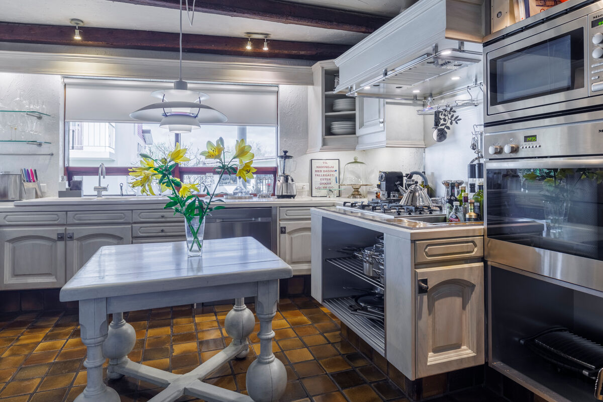 villa for sale in Laugarásvegur, Reykjavik - isp010373666 | Knight ...