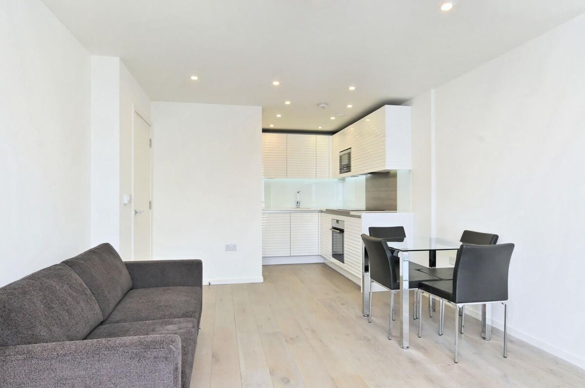 flat to rent in Worcester Point, Central Street, Islington, EC1V ...