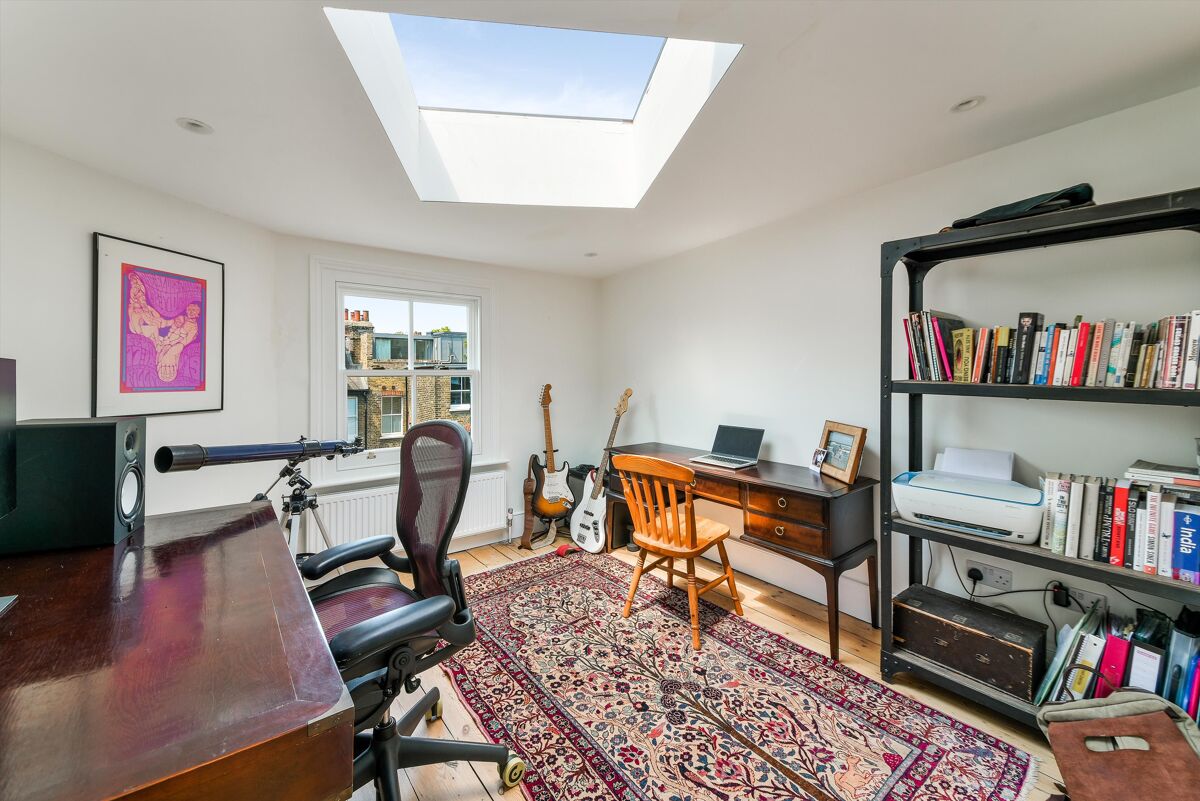 house to rent in Calabria Road, London, N5 - ISQ012479486 | Knight Frank