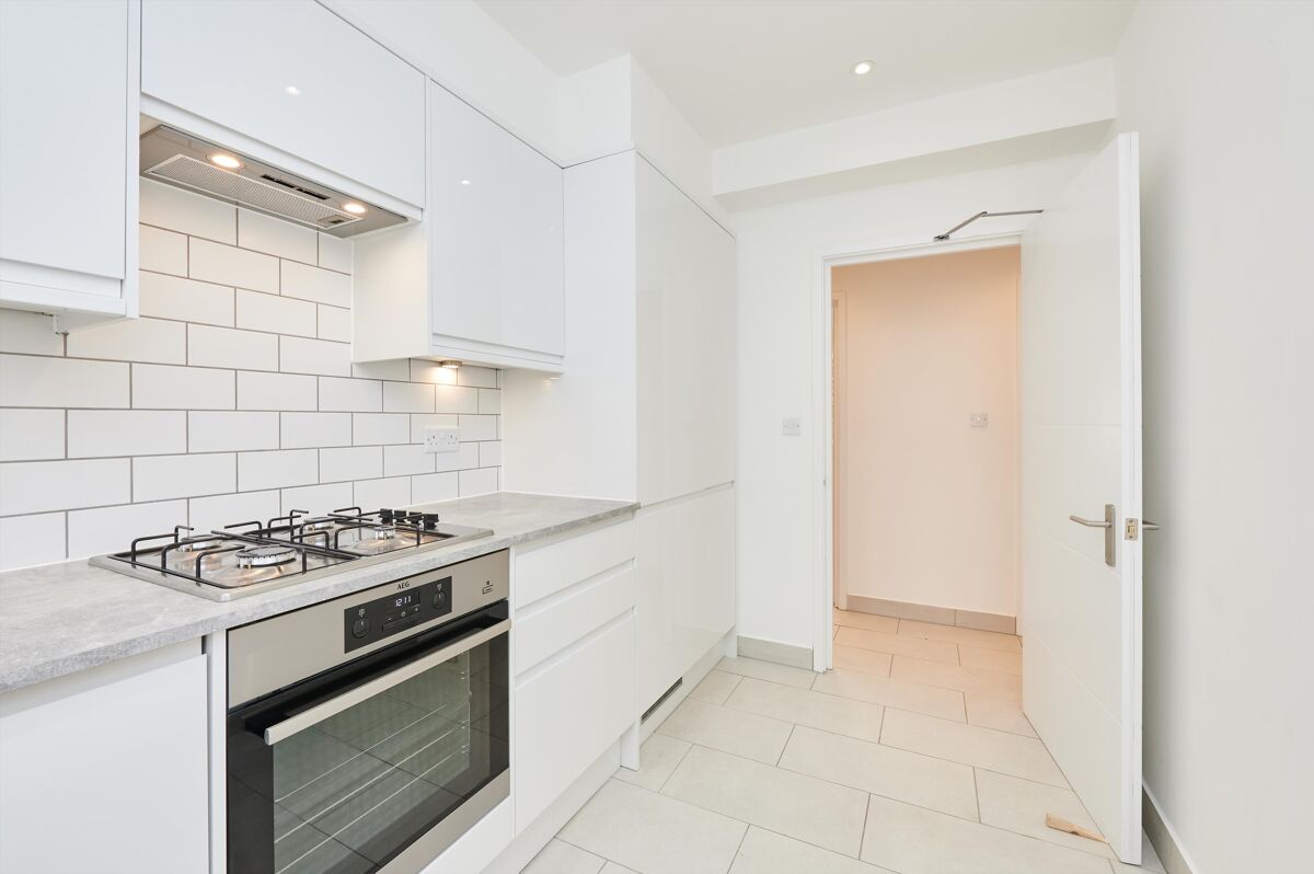 flat to rent in Devon House, Upper Street, London, N1 - isq012559121 ...