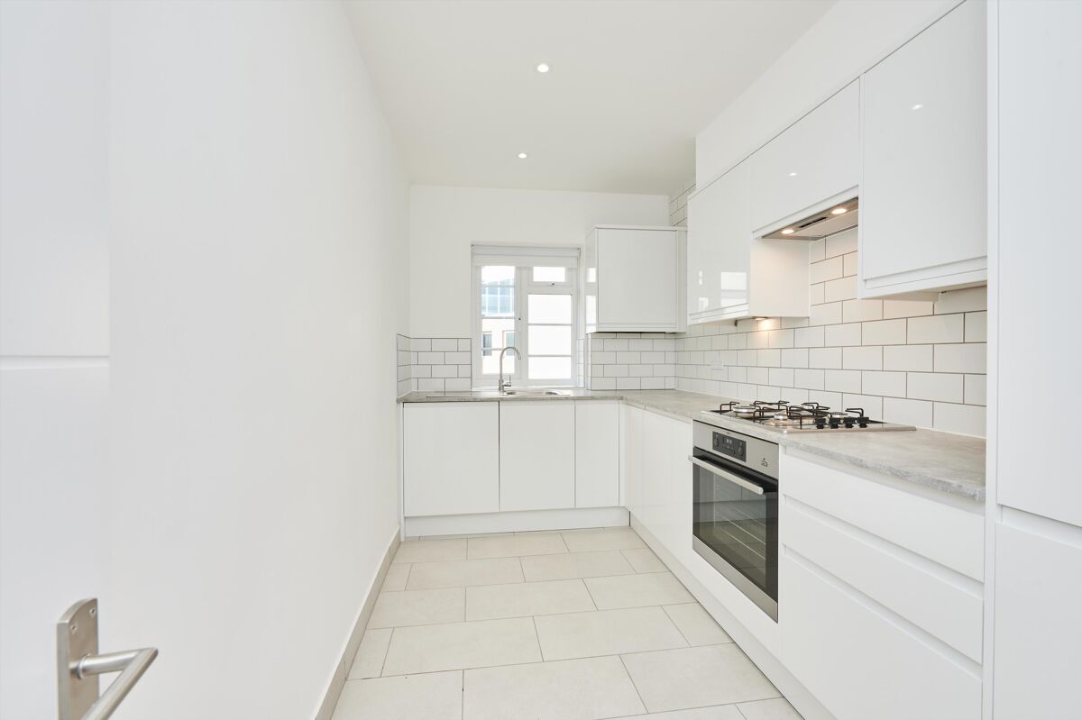flat to rent in Devon House, Upper Street, London, N1 - isq012559121 ...