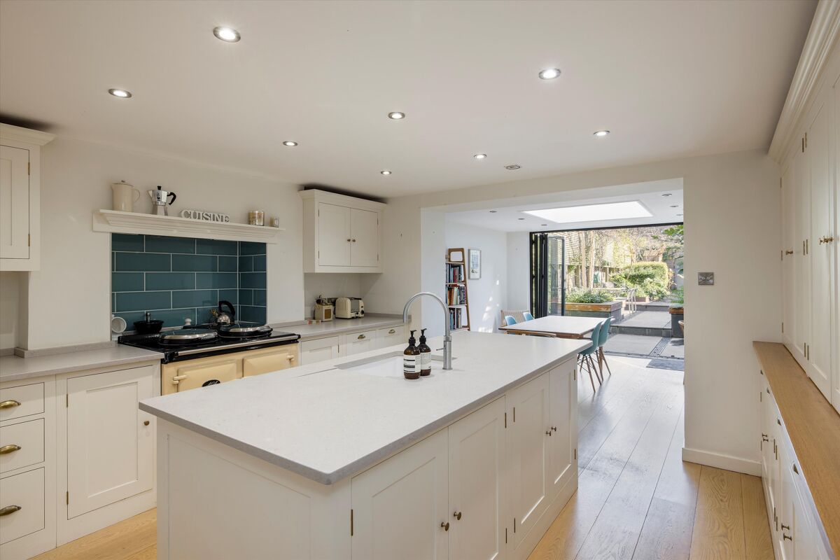 house to rent in Colebrooke Row, London, N1 - isq012569383 | Knight Frank