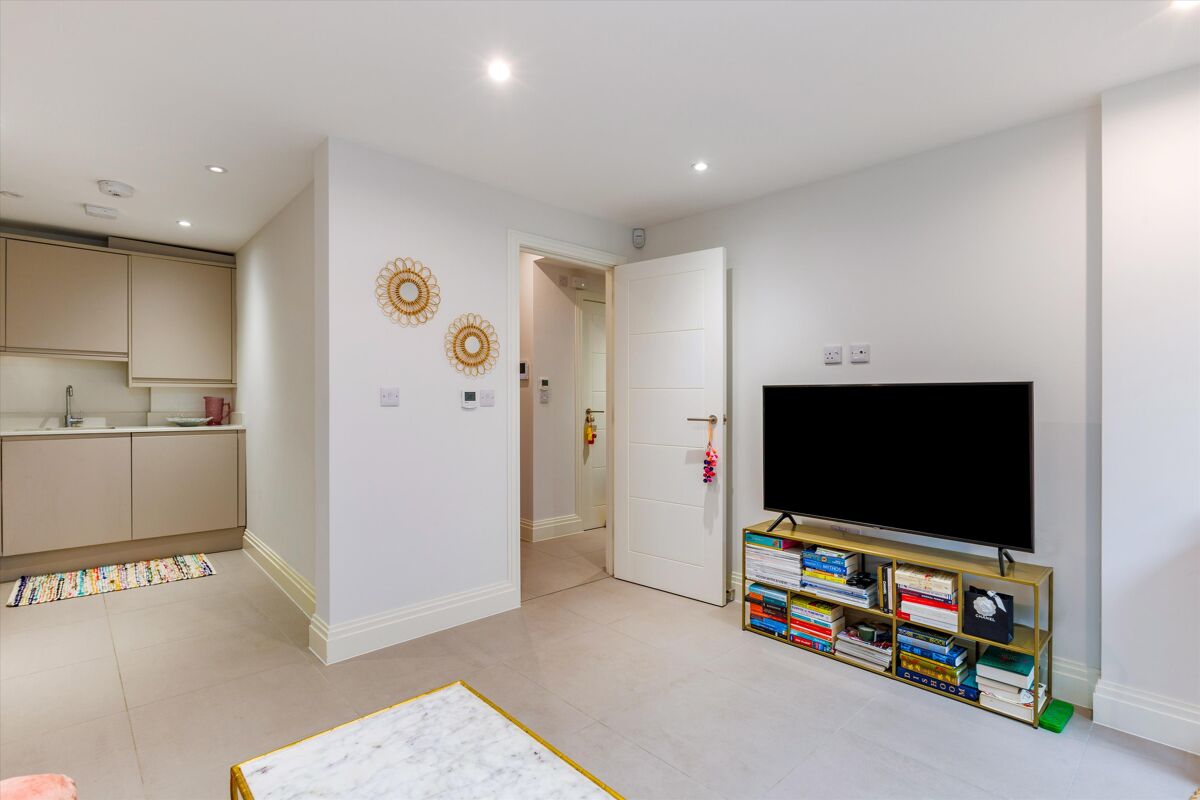 flat to rent in Ellen House, John Campbell Road, London, N16 ...