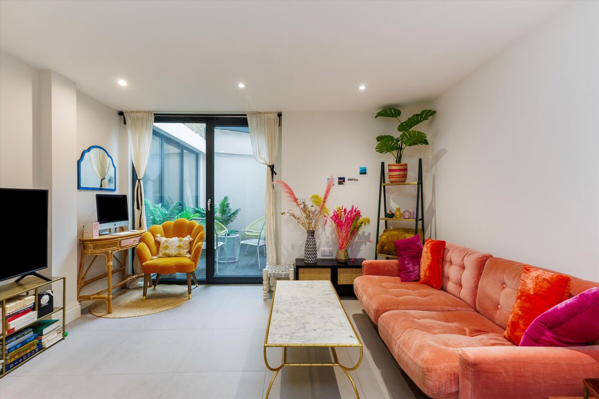 flat to rent in Ellen House, John Campbell Road, London, N16 ...