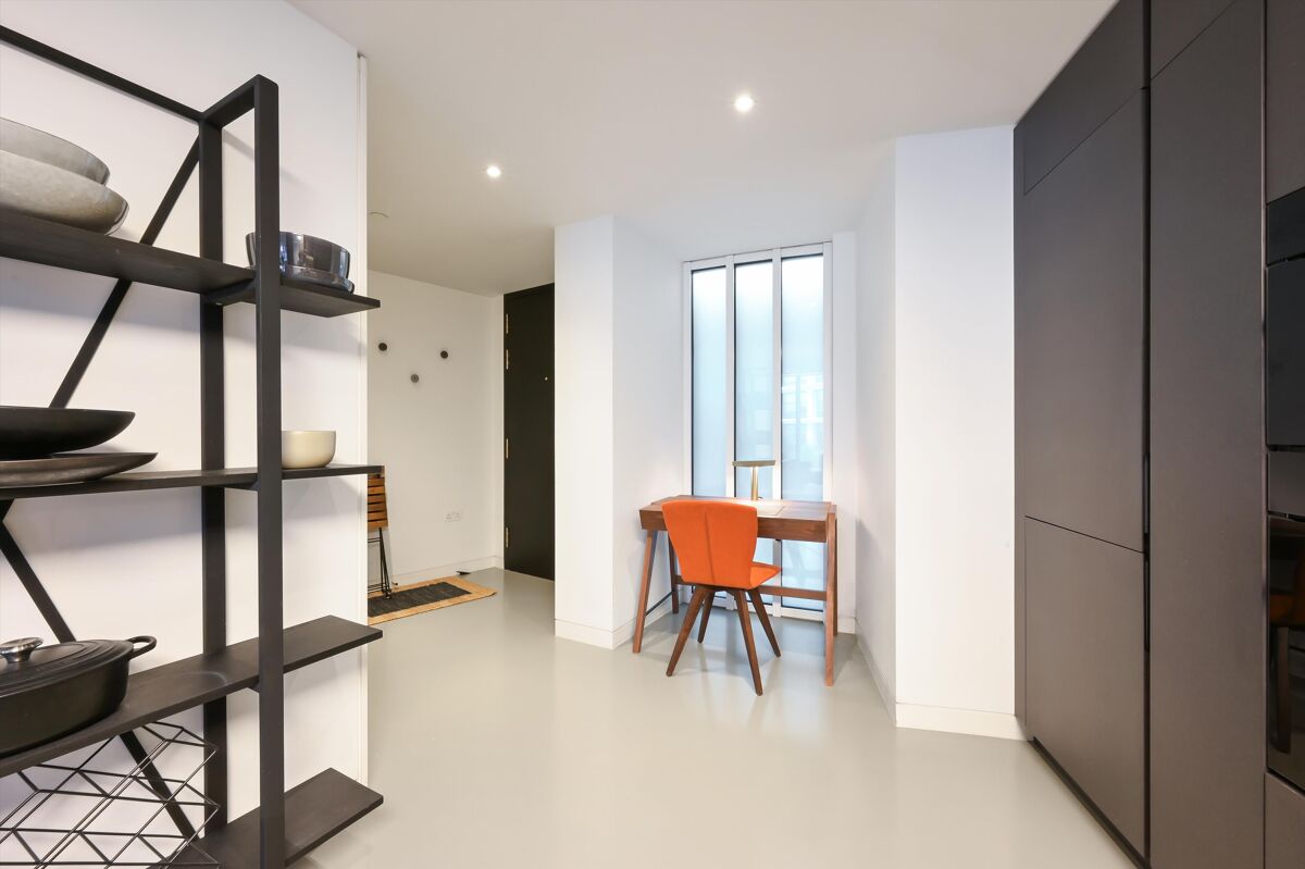 flat to rent in Gasholders Building, 1 Lewis Cubitt Square, London N1C ...