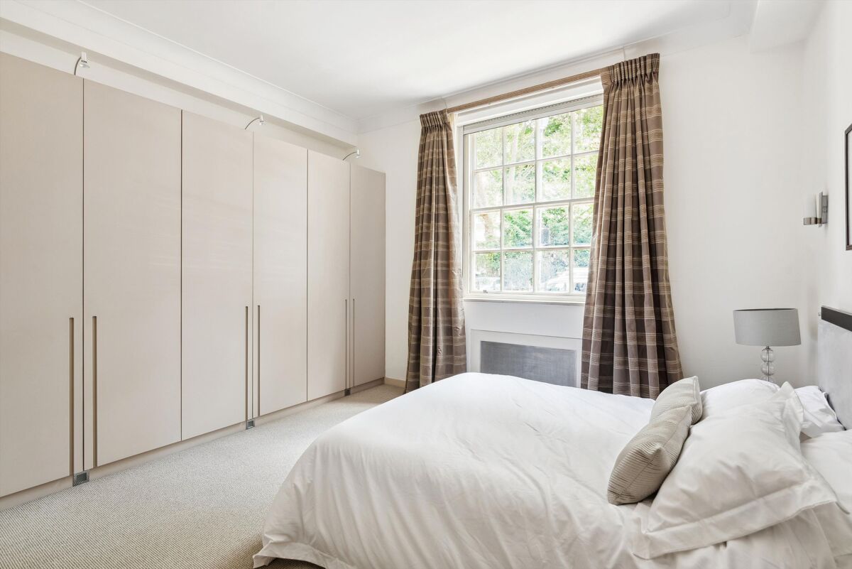 flat to rent in Lowndes Square, London, SW1X - KNQ012310041 | Knight Frank
