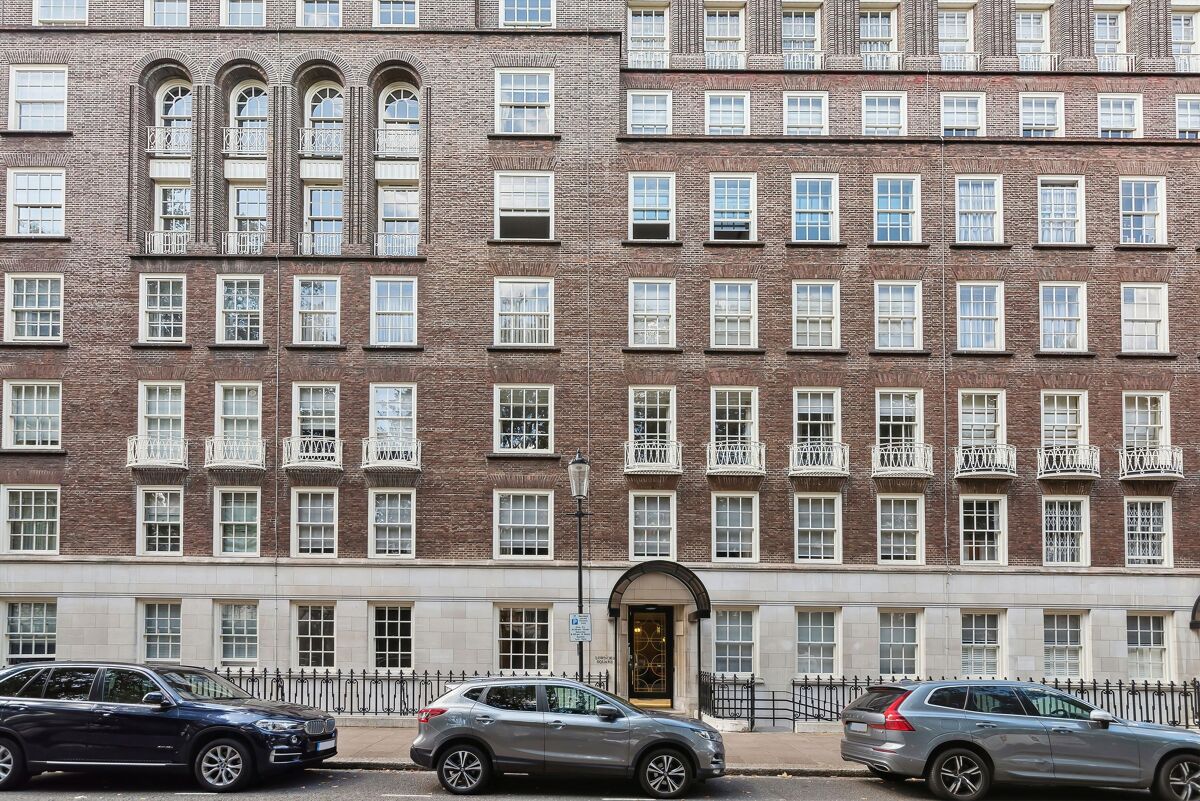flat to rent in Lowndes Square, London, SW1X - KNQ012310041 | Knight Frank