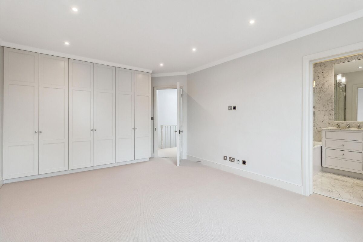 flat to rent in Cadogan Place, Knightsbridge, London, SW1X ...