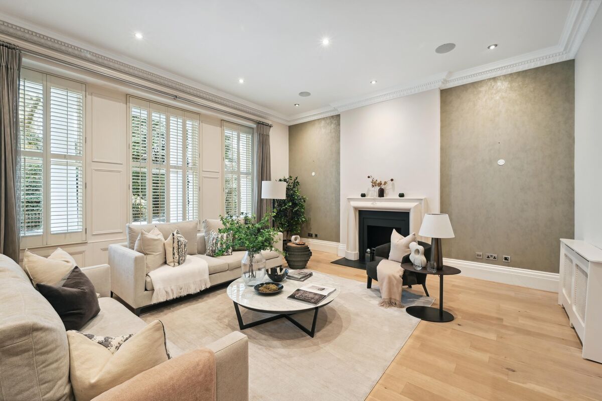 flat to rent in Onslow Square, London, SW7 - KNQ012426988 | Knight Frank