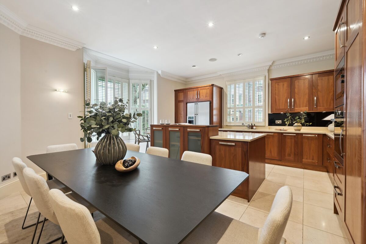 flat to rent in Onslow Square, London, SW7 - KNQ012426988 | Knight Frank