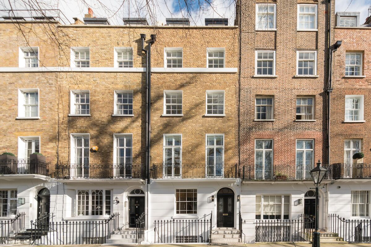 house to rent in Brompton Square, Knightsbridge, London, SW3 ...