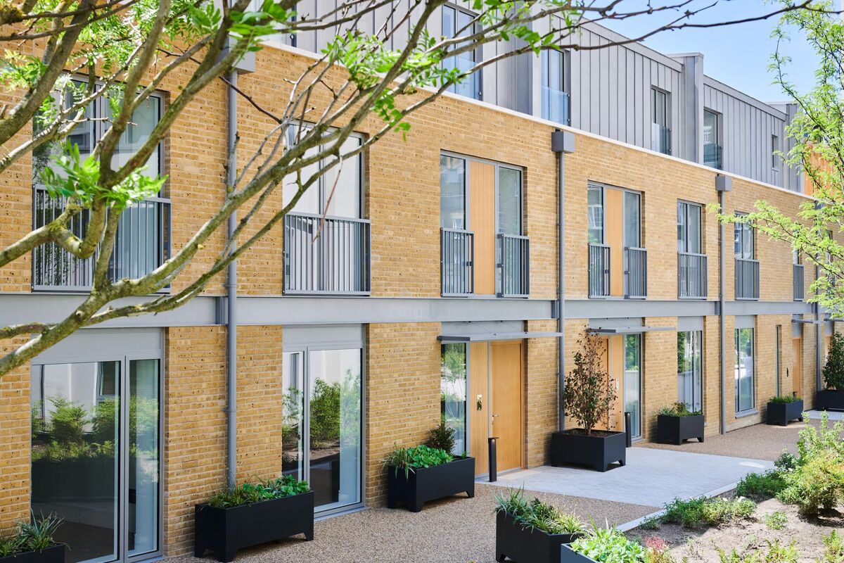 Garden Villa D 3 Bedroom Mews House For Sale In Regents Crescent 22