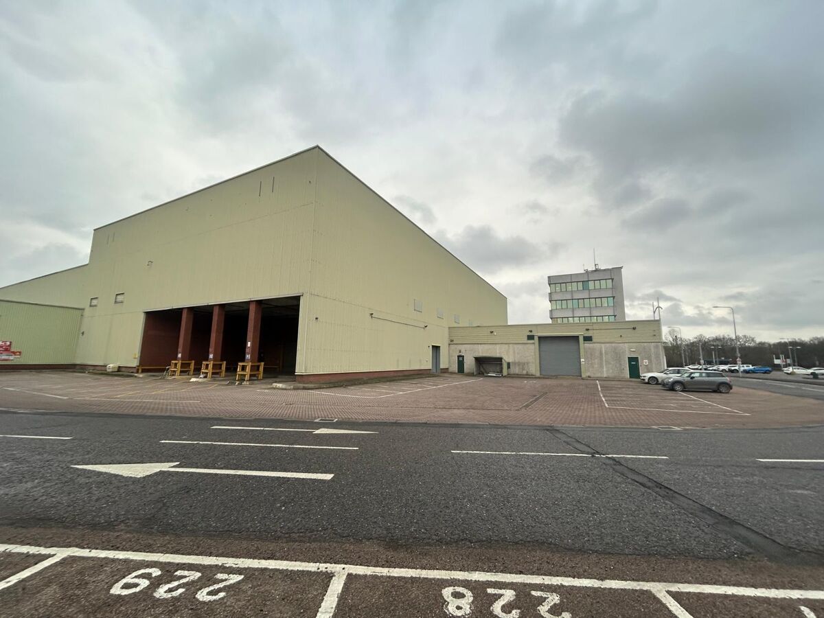 Industrial/Distribution to rent in Juniper Park, Fenton Way, Basildon ...