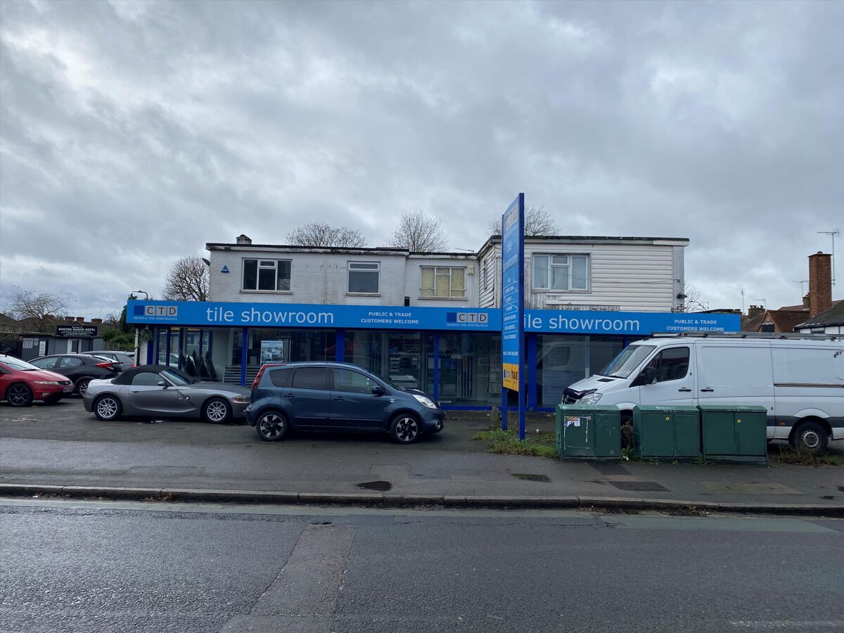 Industrial/Distribution to rent in 128 Boston Road, Hanwell, London, W7 ...