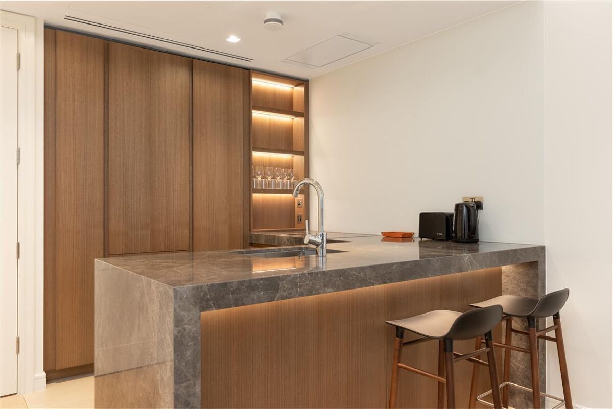 flat to rent in Portugal Street, Holborn, London, WC2A - maq012374405 ...