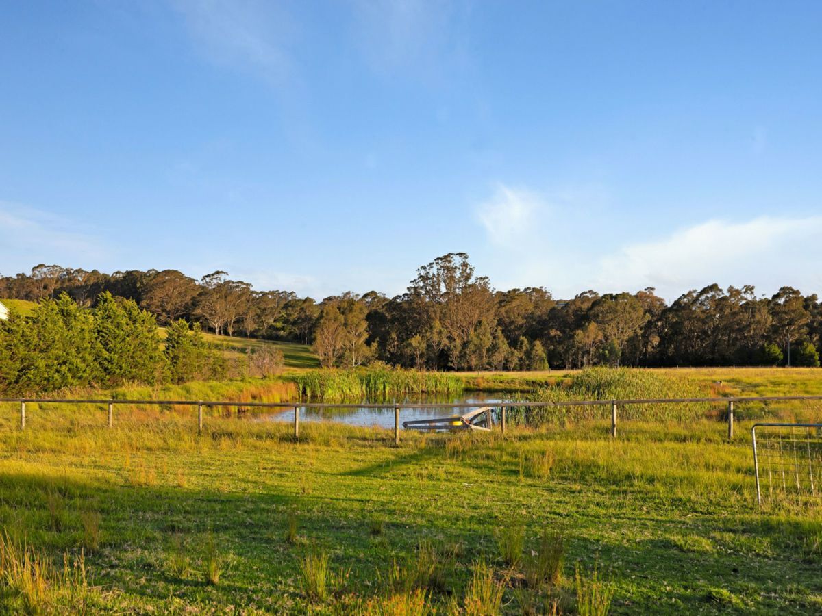 farmhouse for sale in 15 Toby Place, RAZORBACK - mcg135p0966 | Knight Frank