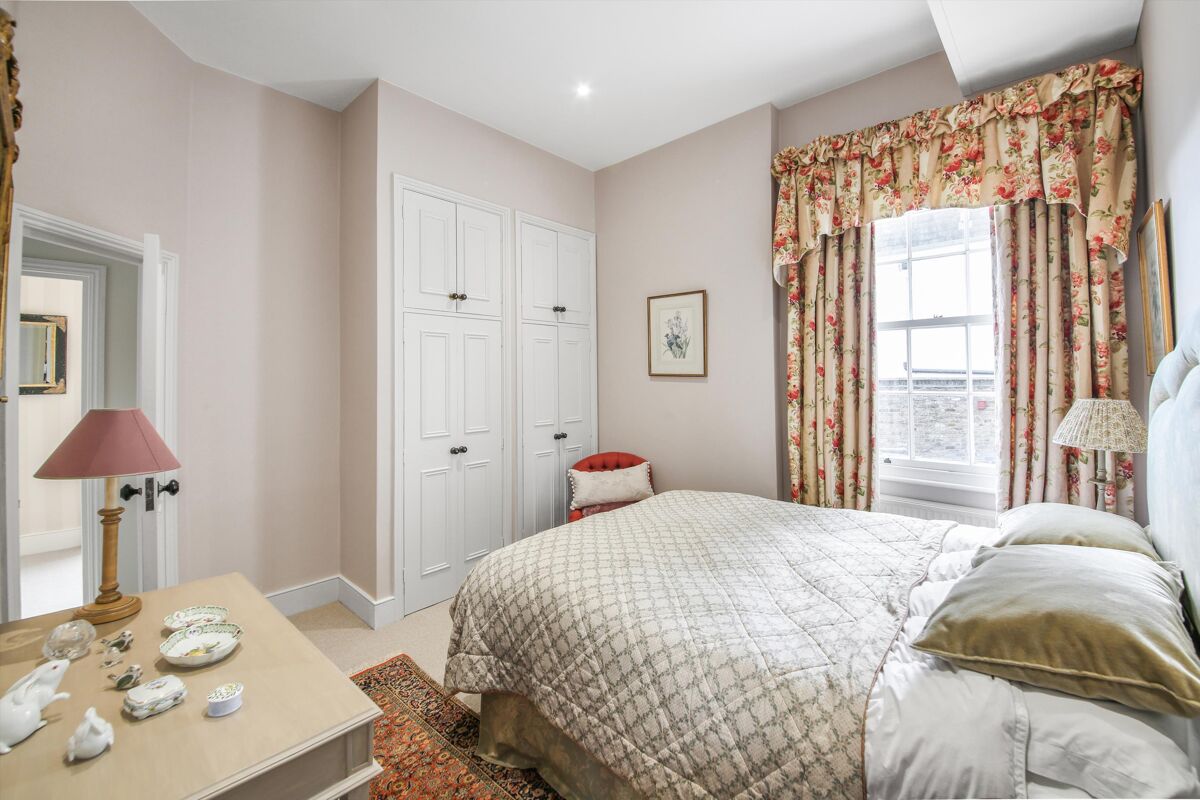 flat to rent in Pembridge Place, London, W2 - nhq012046819 | Knight Frank
