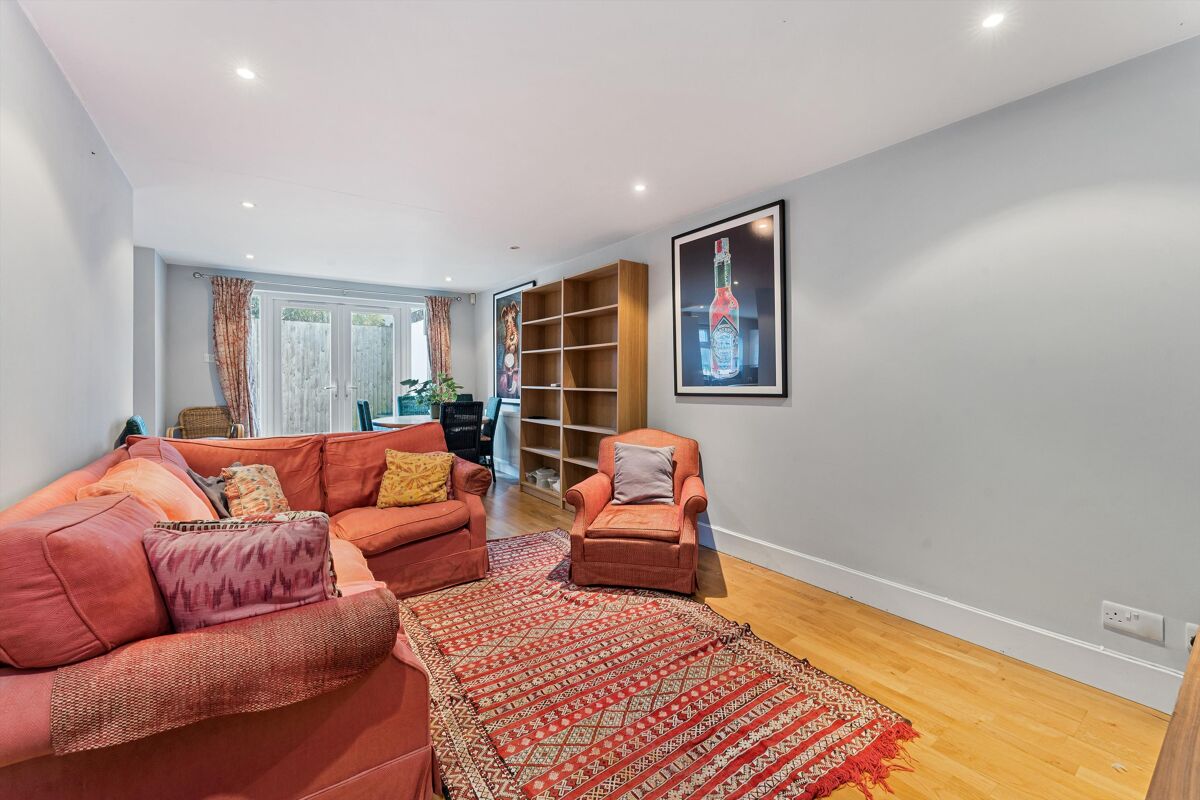 Flat To Rent In Loftus Road Shepherds Bush London W12 Nhq012125203