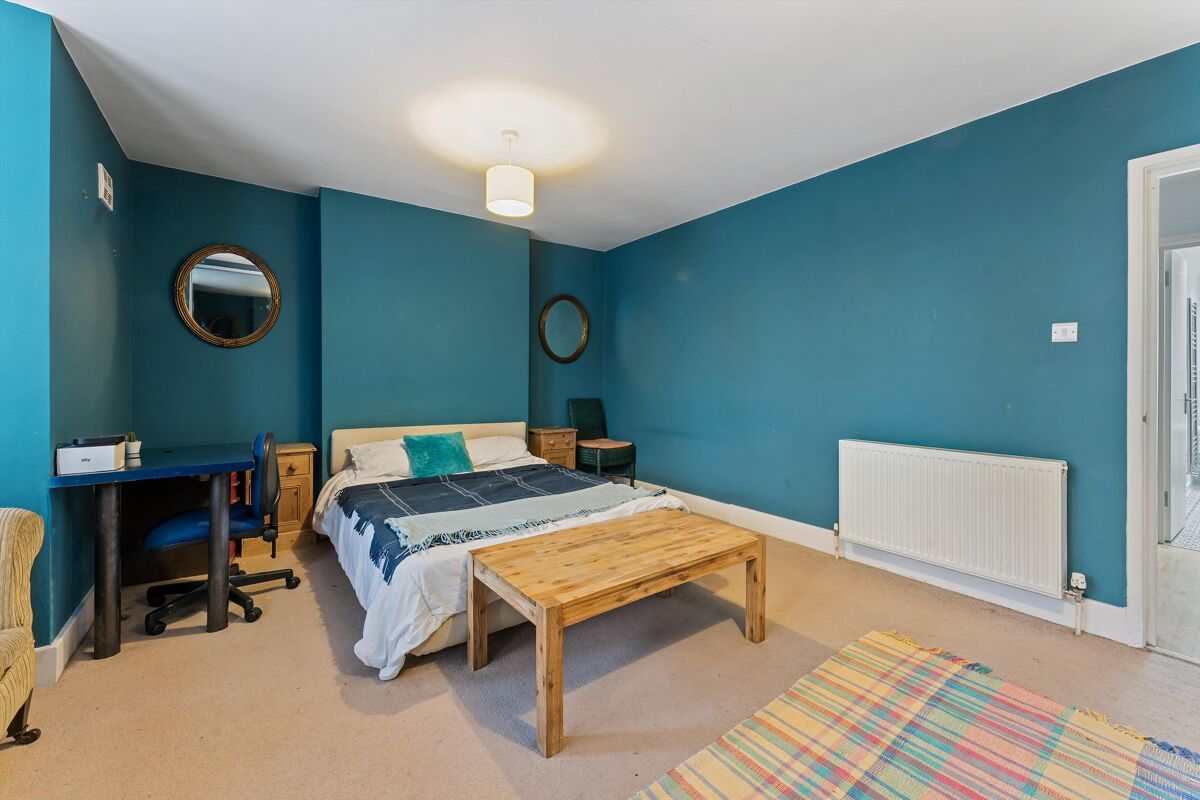 Flat To Rent In Loftus Road Shepherds Bush London W12 Nhq012125203