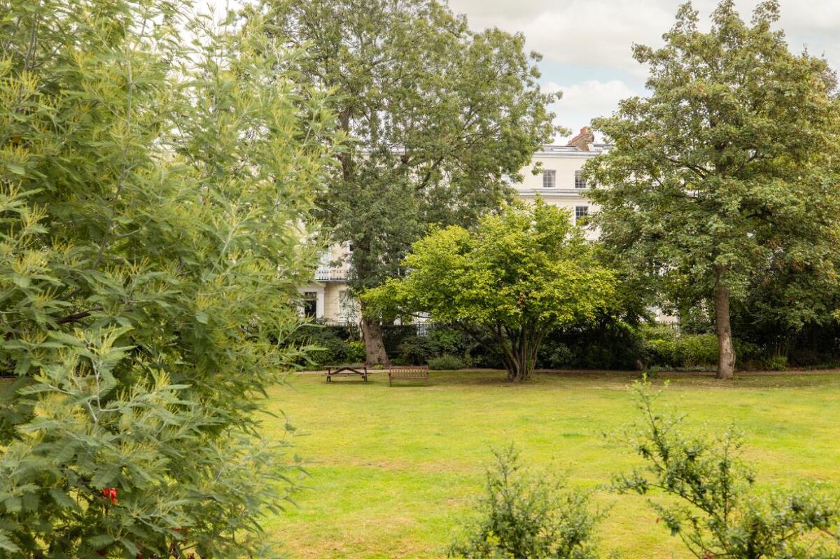 house to rent in Norland Square, London, W11 - nhq012438545 | Knight Frank