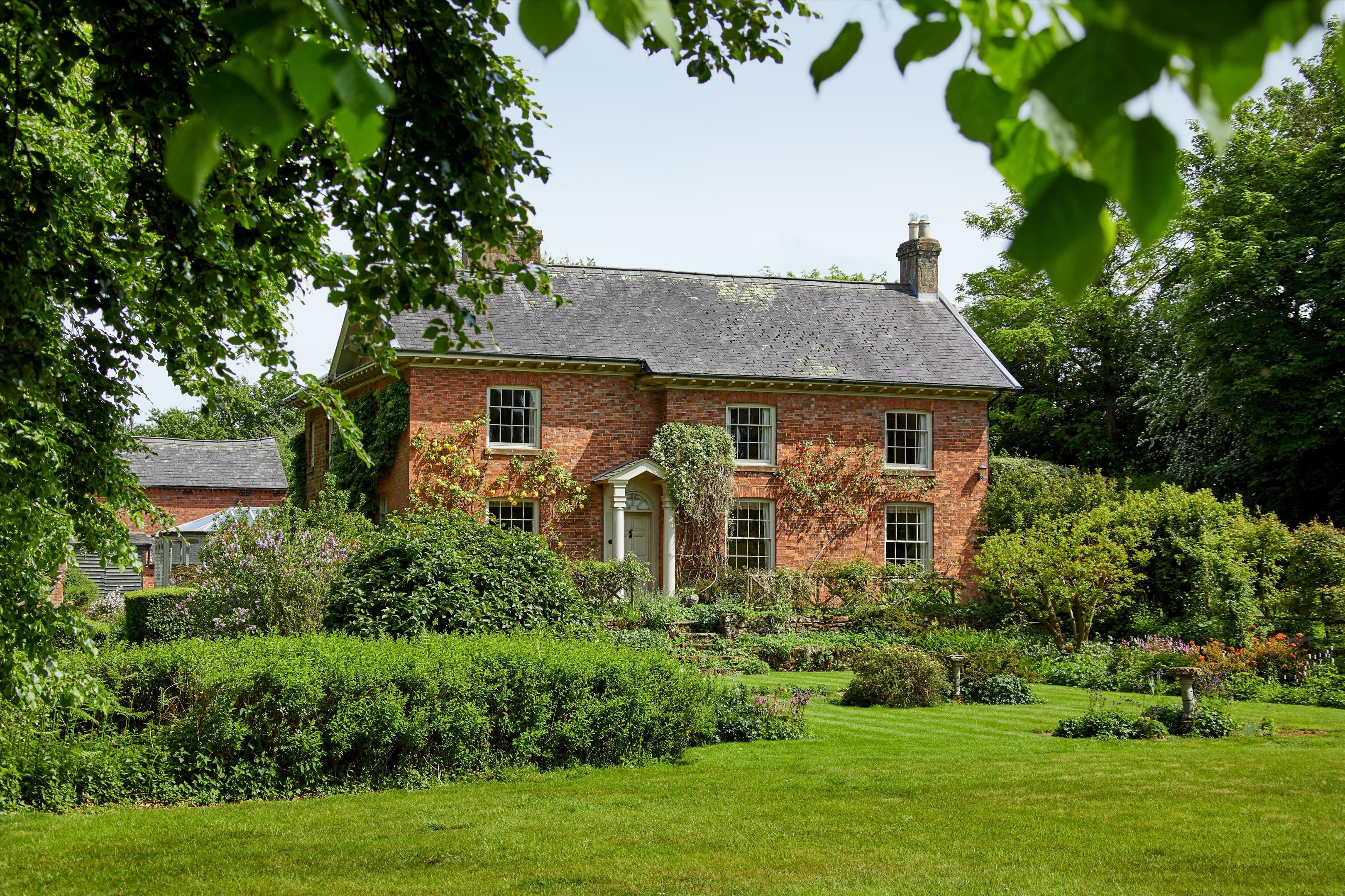 Country properties, land & Farms for sale or rent - UKLandandFarms.co.uk