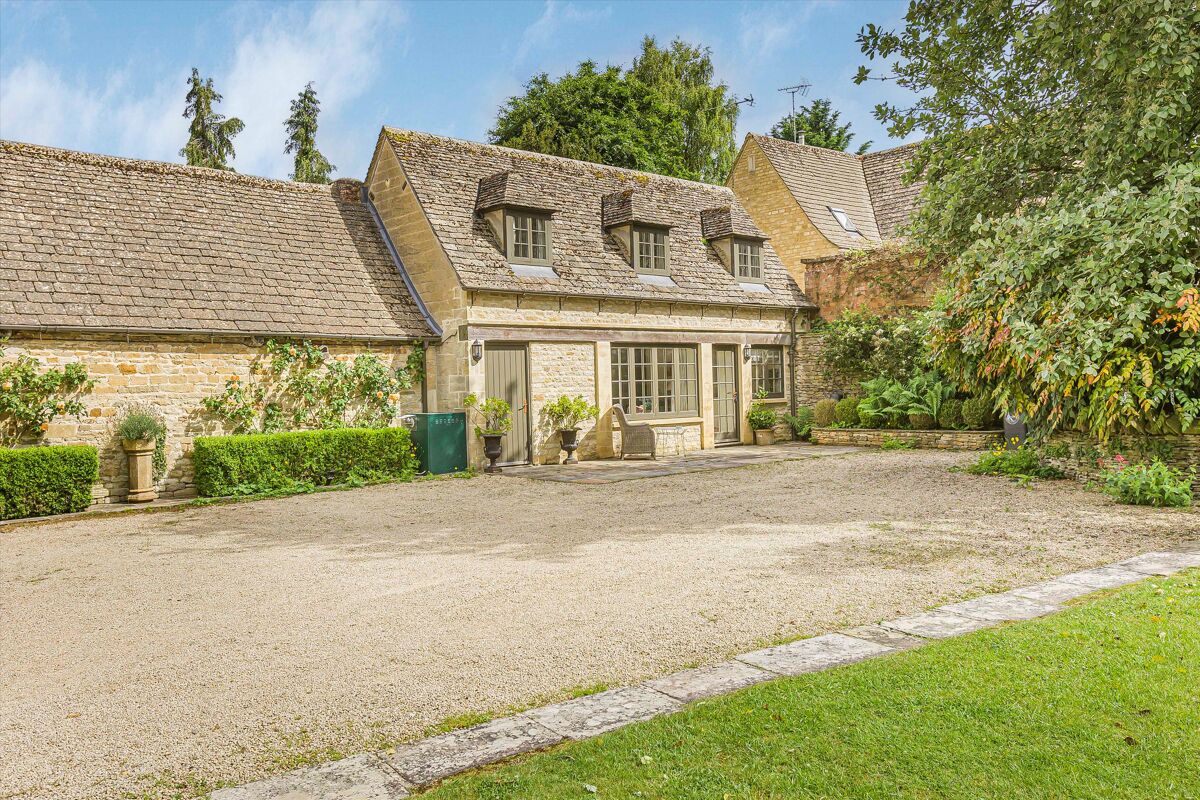 house for sale in Burford, Oxfordshire, OX18 - oxf012331420 | Knight Frank